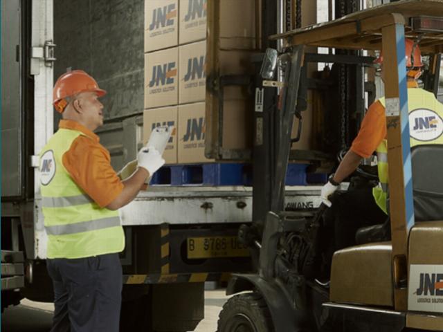 JNE: Sejarah, Makna Logo JNE, Keunggulan JNE Trucking